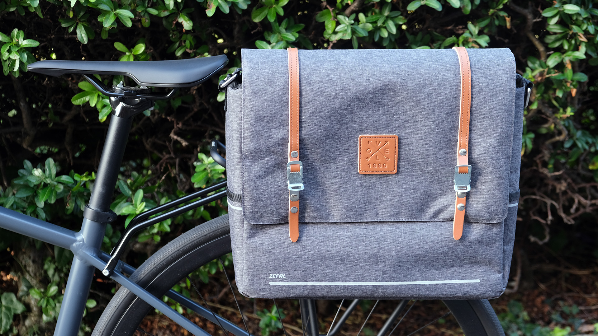 Test – Zefal Urban Messenger Bag, la sacoche passe-partout à pas cher ...