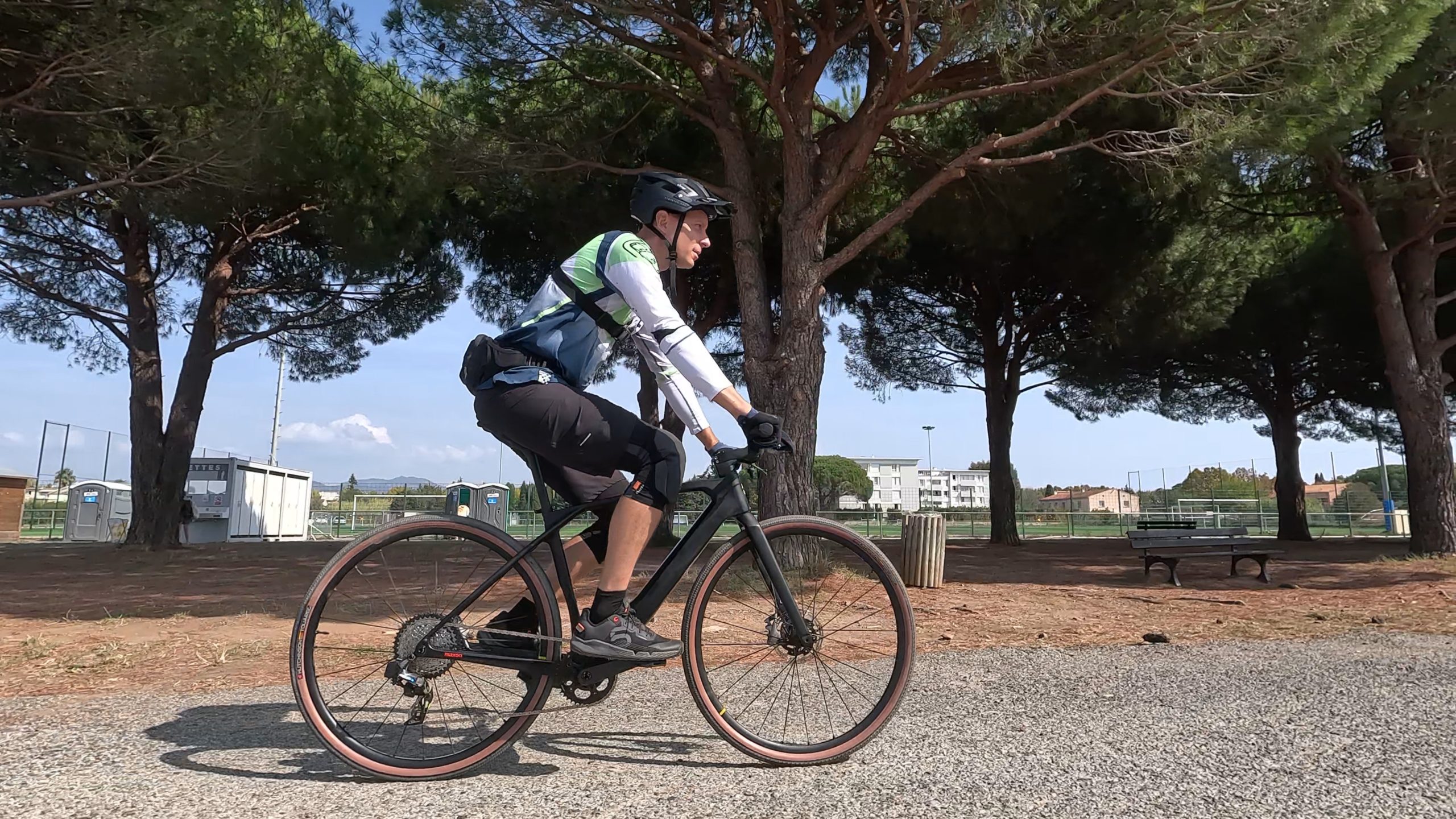 On a essayé le Gravel électrique de Kilow : un vélo de 11,6 kg en ...