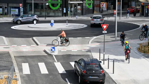 Giratoire hollandais : c'est quoi ce nouveau rond-point avec une piste ...