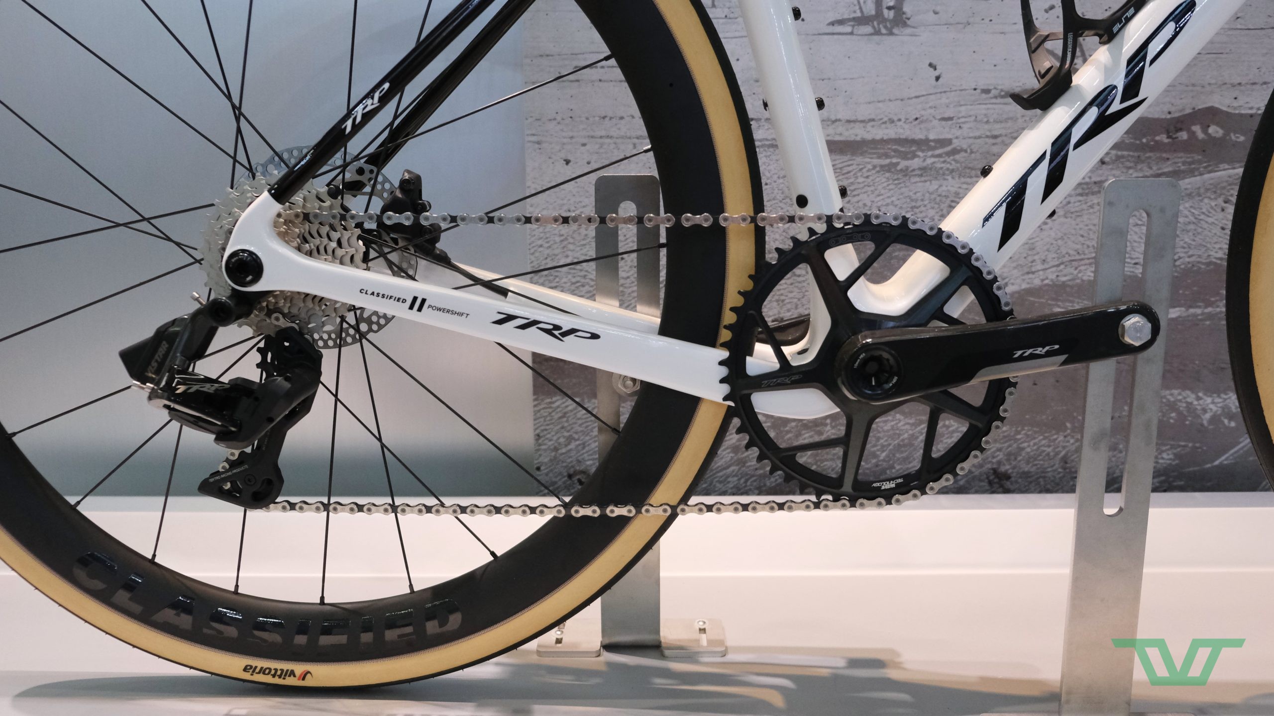 '16-speed' transmission combining digital shifting and a two-speed hub ...