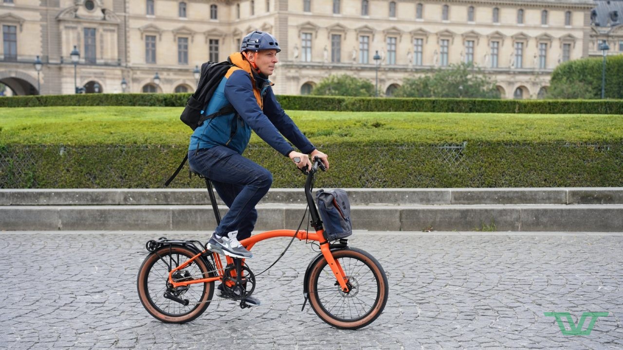 On a roulé avec les Brompton G Line musculaire et électrique : notre premier avis