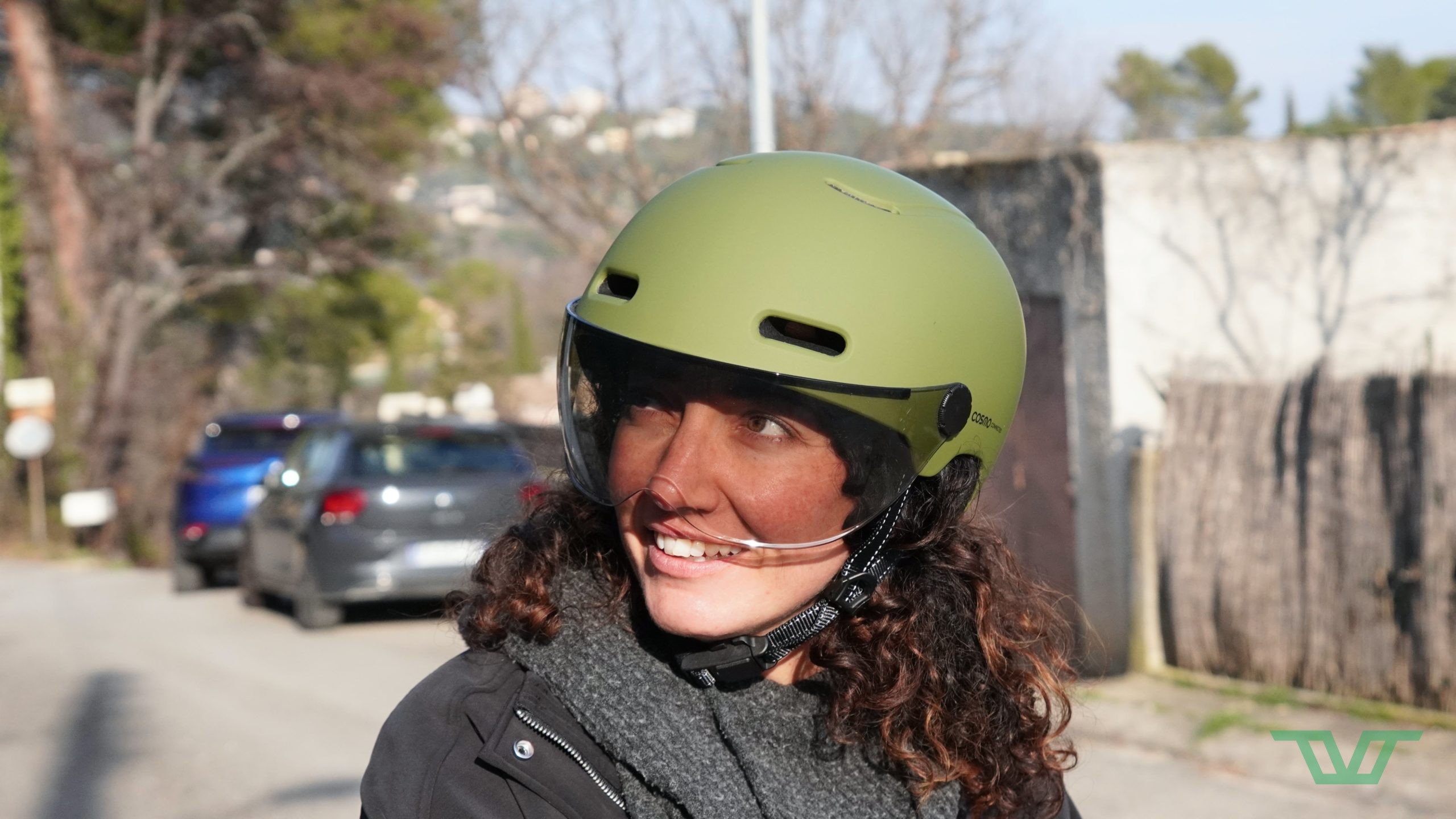 Test – Cosmo Fusion+ : un casque vélo urbain connecté et complet ...