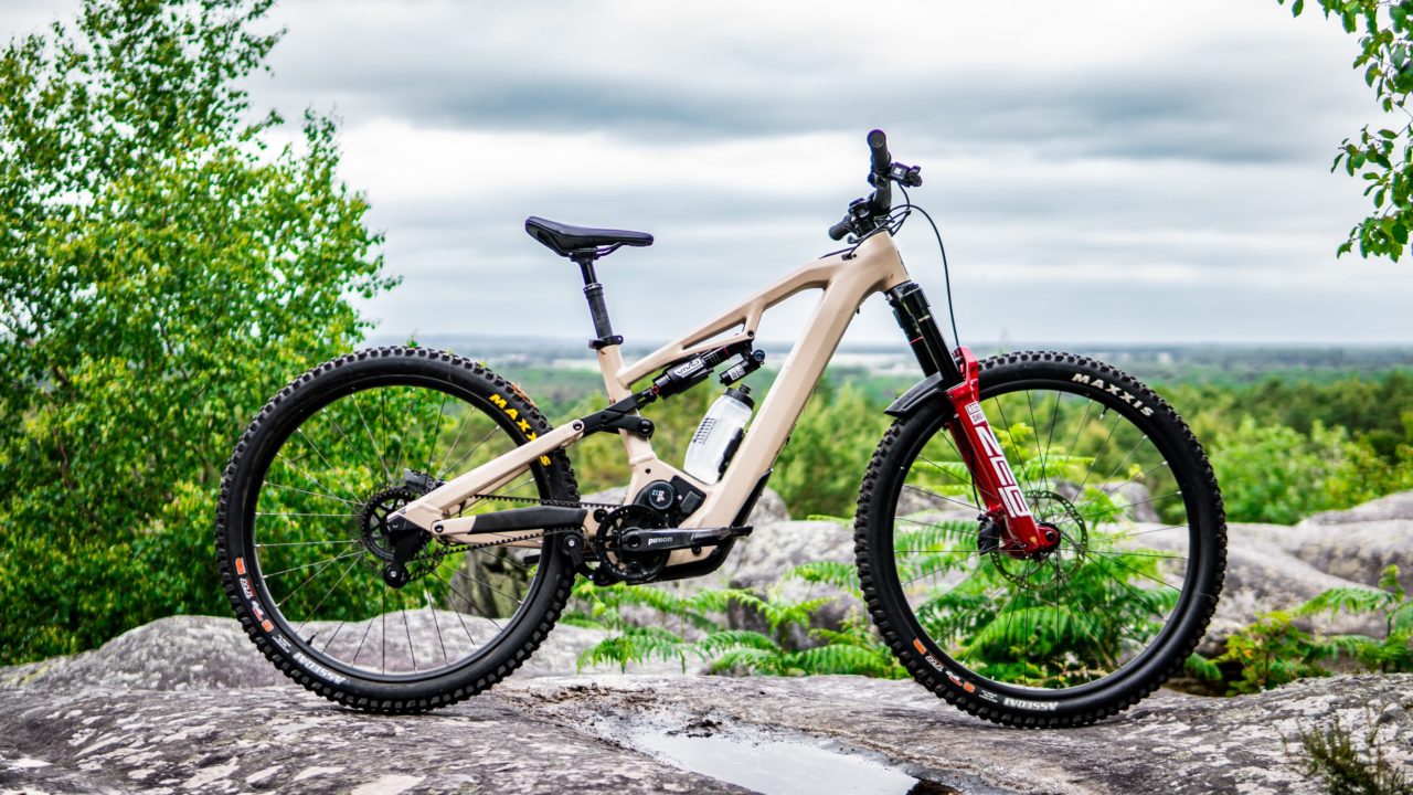 On a roulé avec le Moustache Clutch : le VTTAE sans prise de tête