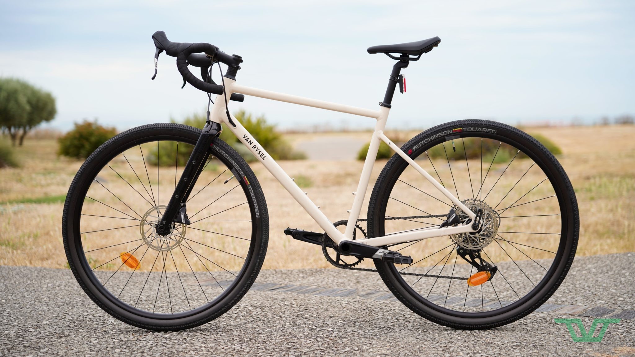 Test - Van Rysel GRVL AF Sram Apex 12v : un gravel bien équipé pour ...