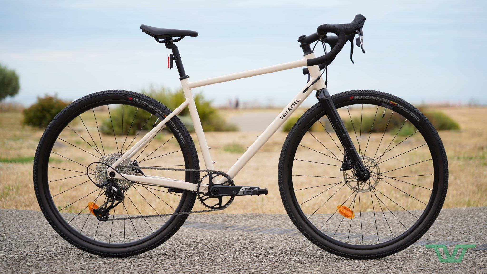 Test - Van Rysel GRVL AF Sram Apex 12v : un gravel bien équipé pour ...